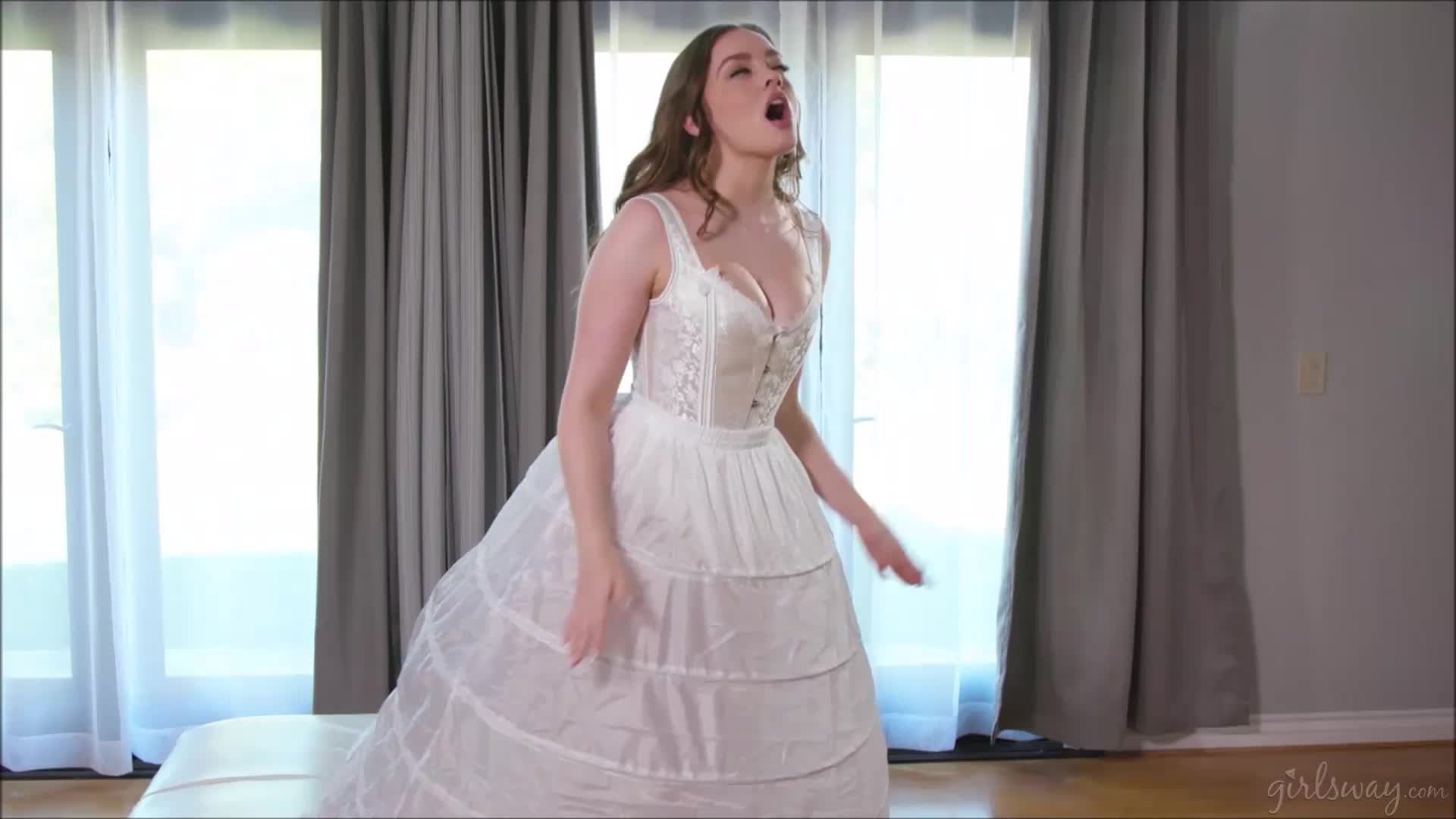 April O'Neil & Mary Moody - Something Borrowed | Scrolller