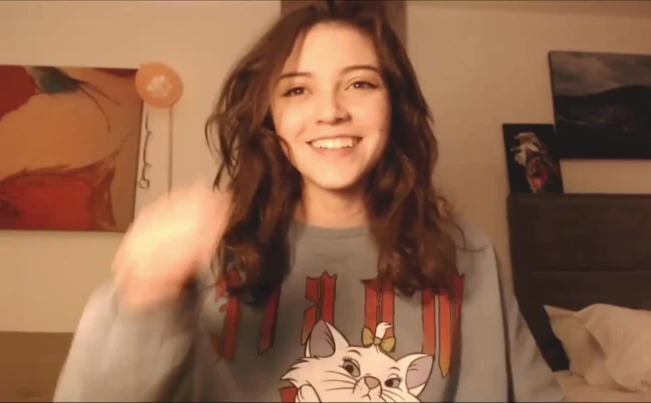 Adorable Sweatshirt Cutie Scrolller