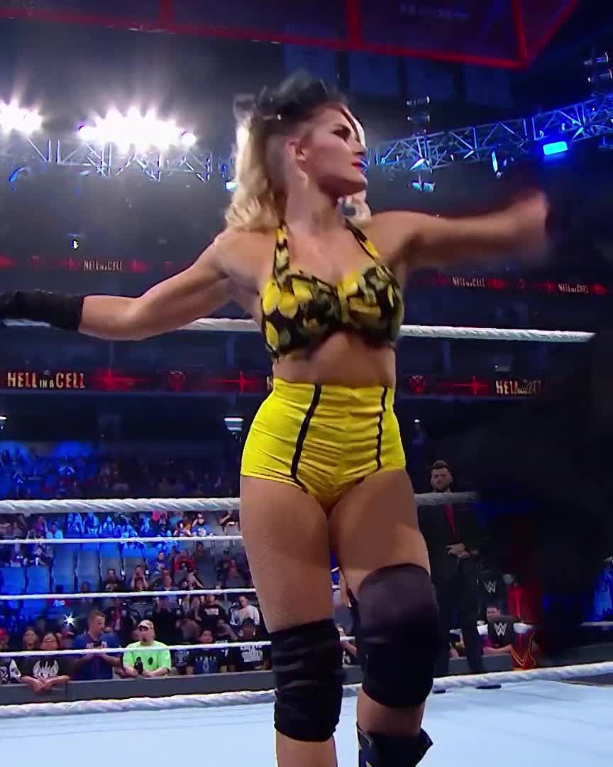 Lacey Evans | Scrolller