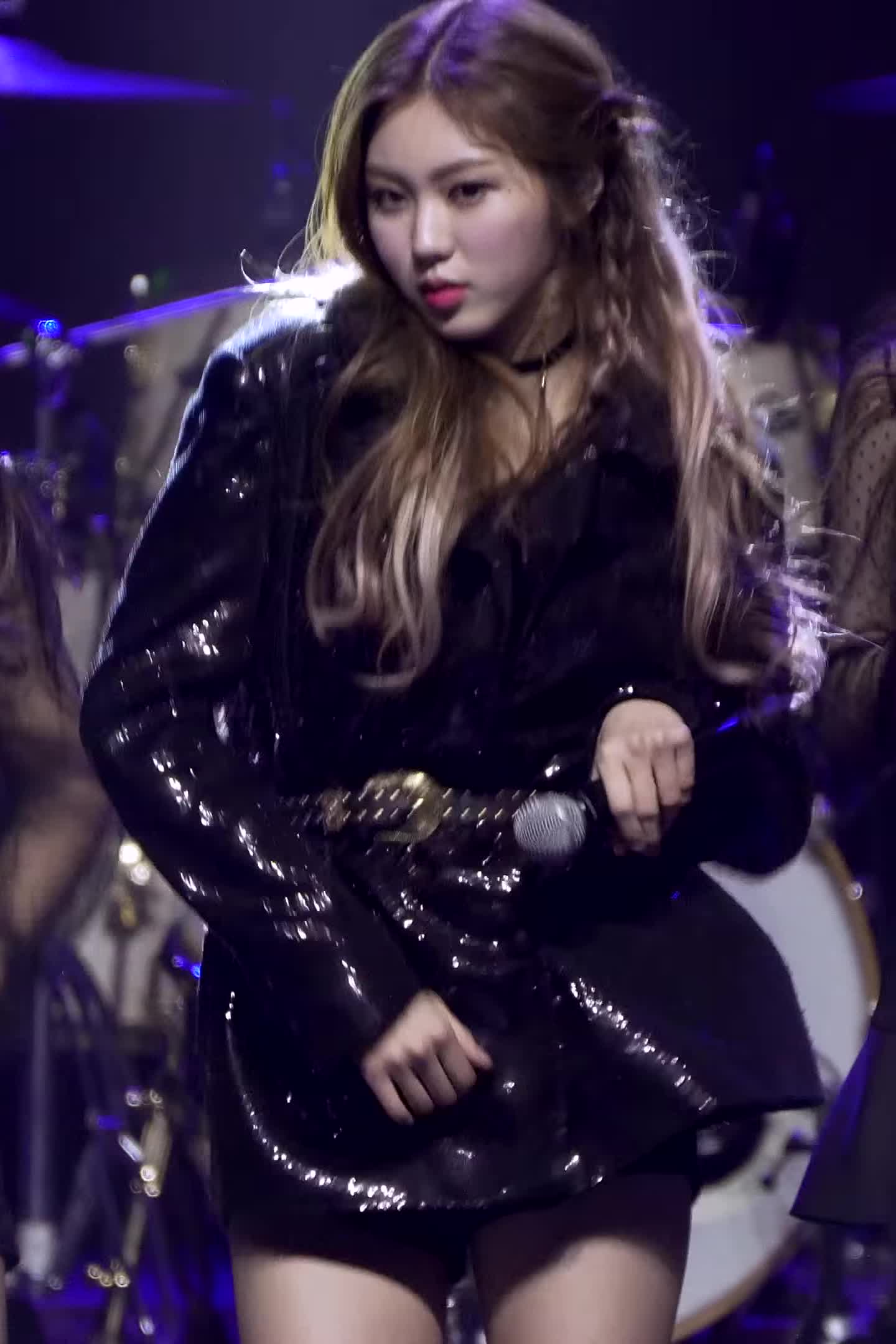 CLC - Eunbin | Scrolller