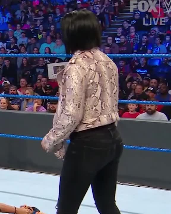 Bayley: Smackdown 11/29/19 | Scrolller