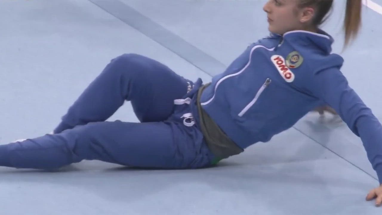 Stretching | Scrolller