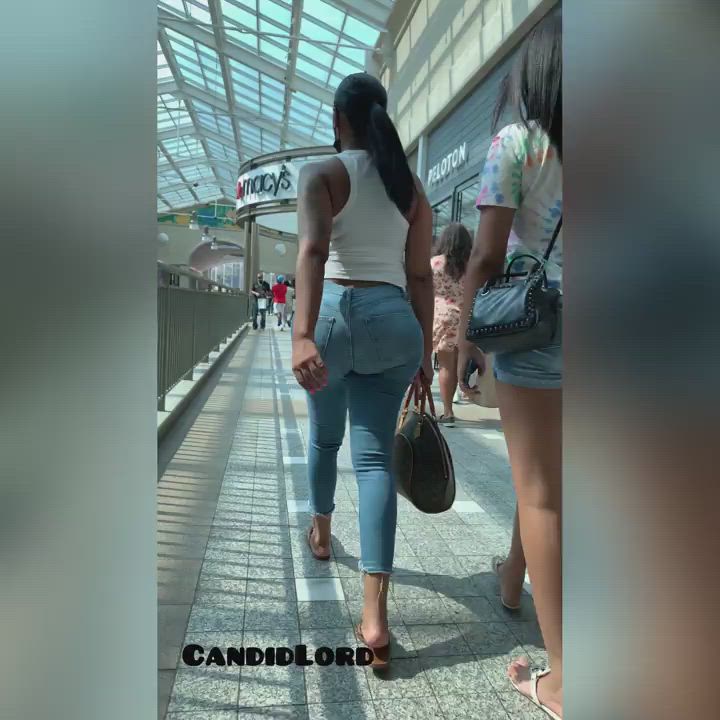 Tight Jeans Ass | Scrolller