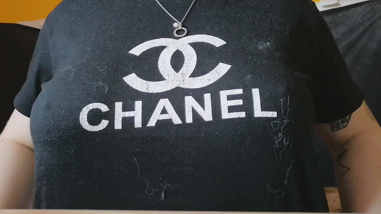 Let them drop, let them bounce | Scrolller