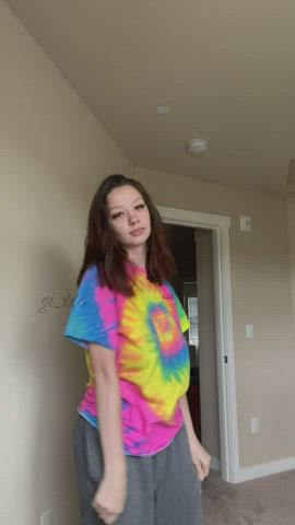 Sneaky Body | Scrolller