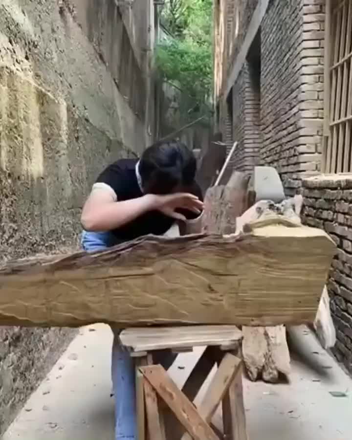 Insane Wood Carving | Scrolller