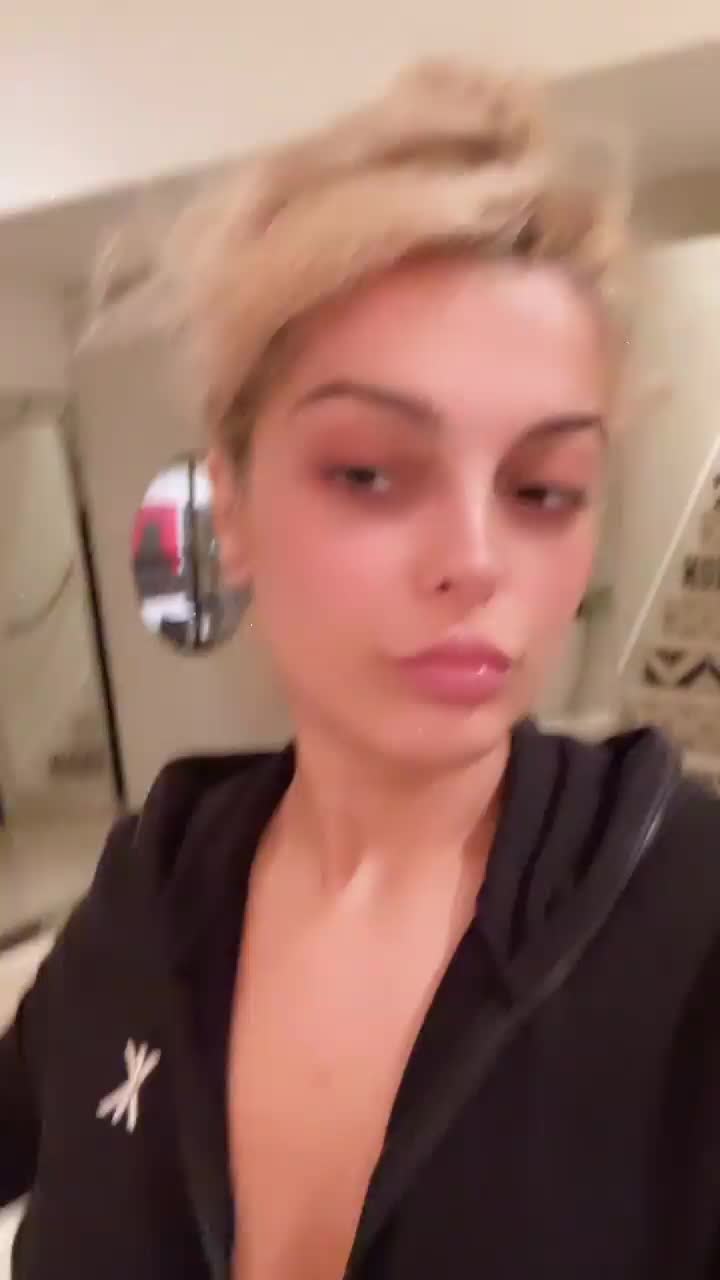 putting on a show 2 | Scrolller