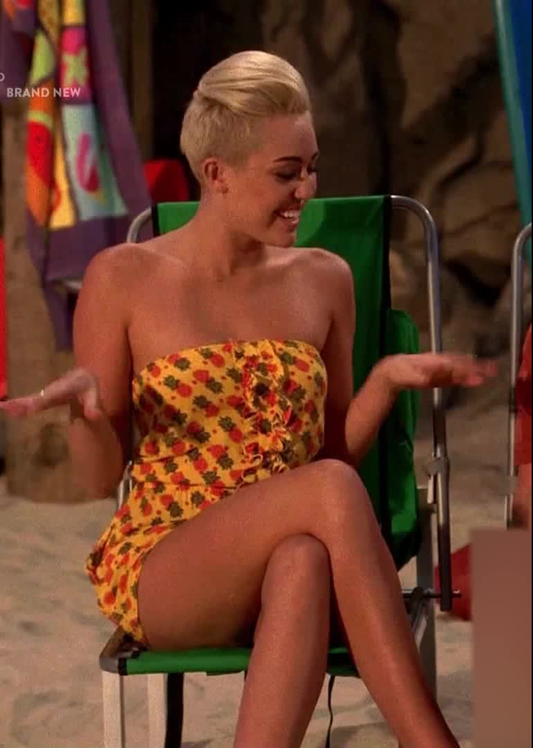 Miley Cyrus on Two and a Half Men | Scrolller