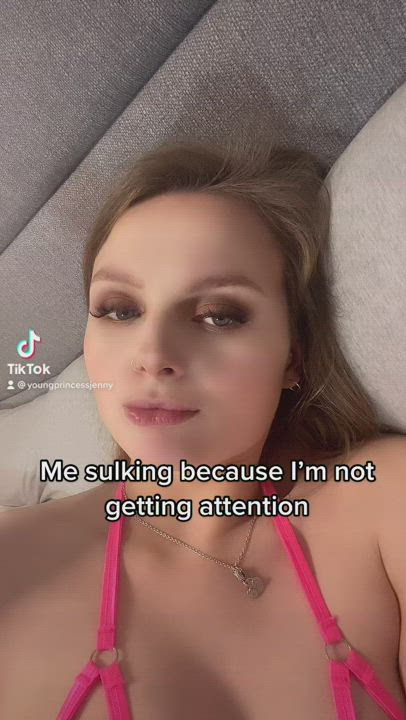 Hi just here to show you my ass | Scrolller