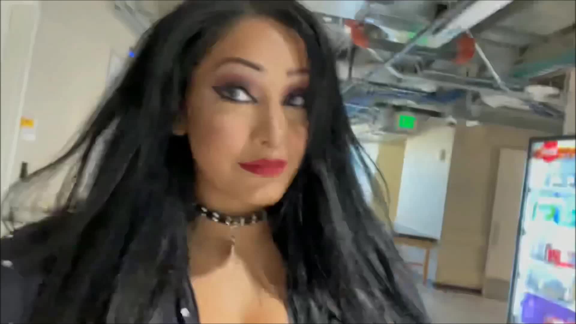 Mandy Leon | Scrolller