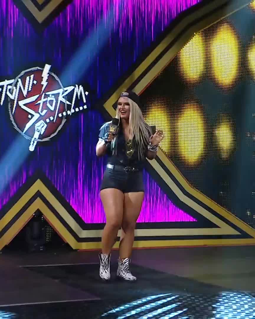 Toni's thighs are so thick | Scrolller