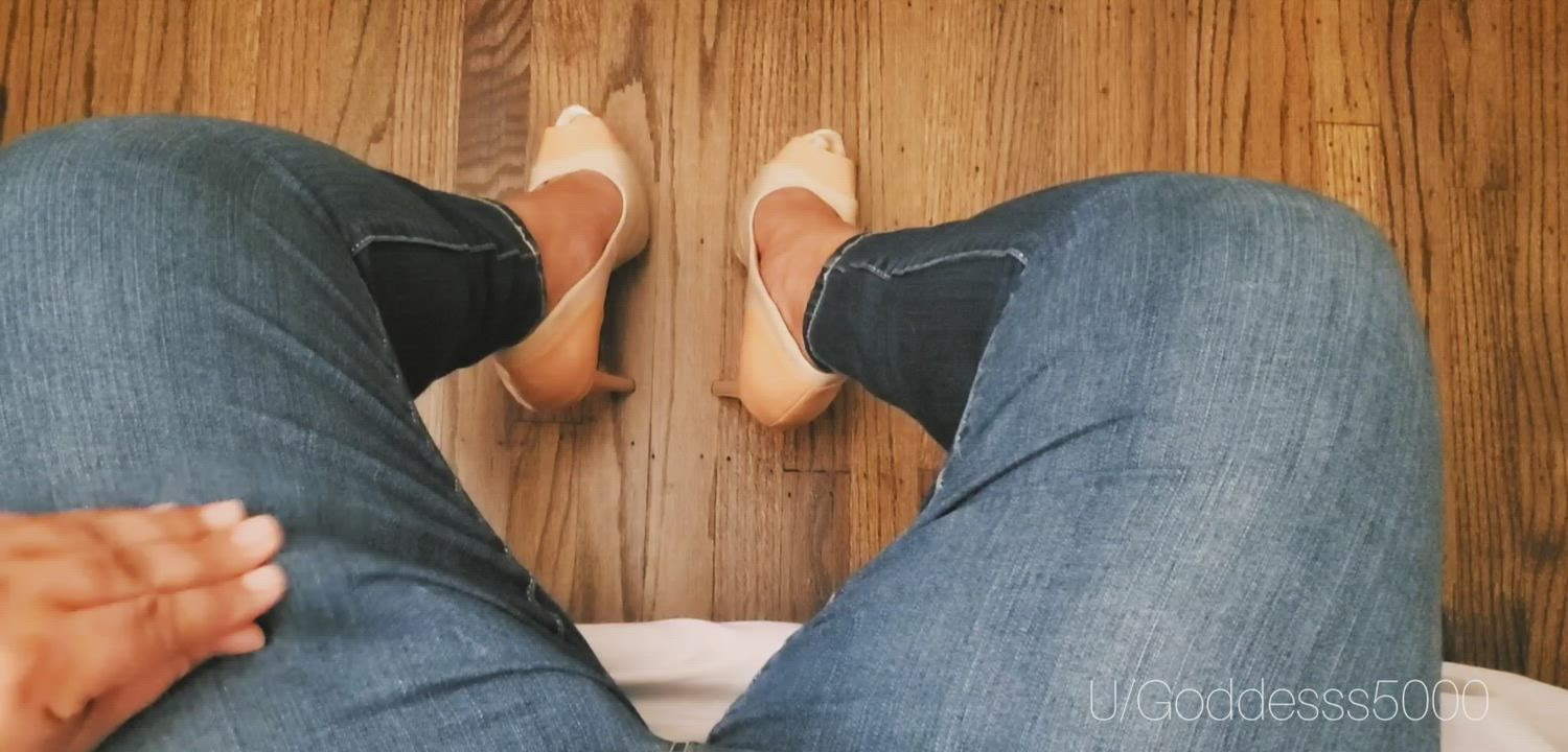 Isn't my growing bulge hypnotizing? We both know which size you're craving...😏 | Scrolller