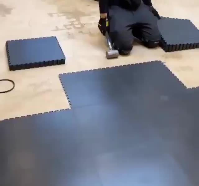 Installing near seamless interlocking PVC mats | Scrolller