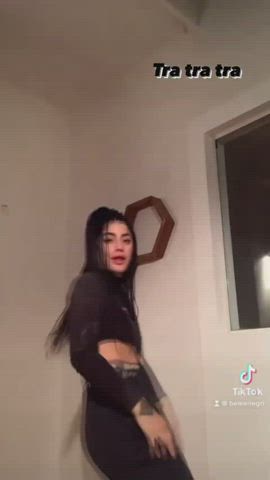 Belenegri culazo en cámara lenta 🍑🔥 | Scrolller