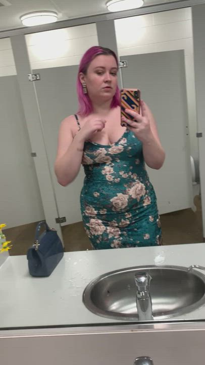 taking a dance floor break to [flash] the internet :) [oc] | Scrolller