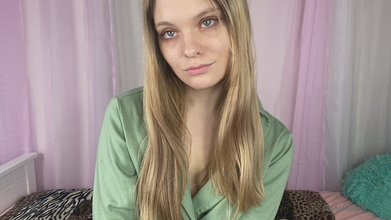 New face sitting femDom video coming to my fan clubs and ManyVids soon ️ | Scrolller