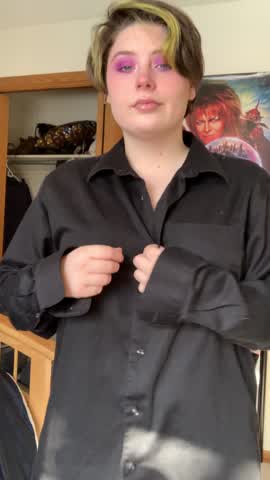 Strip tease 😈 | Scrolller