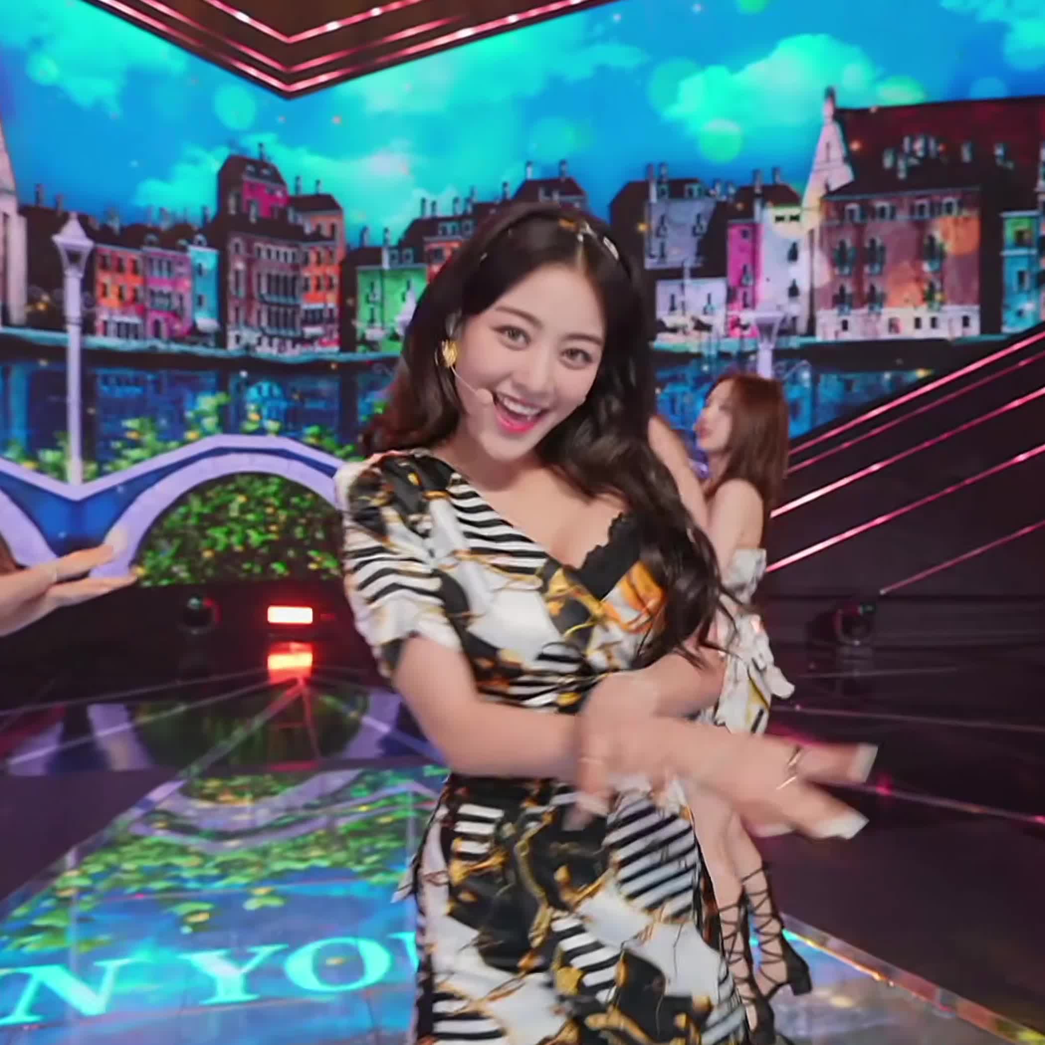 Jihyo - yellow, black & white outfit, alcohol free performance, achoo, 210620, KNN SBS UHD ...