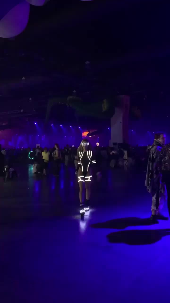 TRON: Legacy Vibes | Scrolller