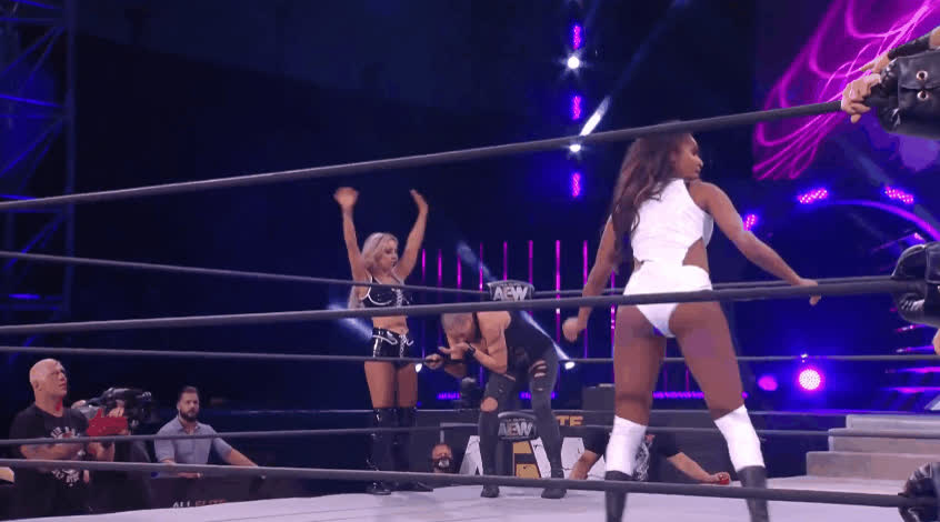 Brandi Rhodes booty shake & spank | Scrolller