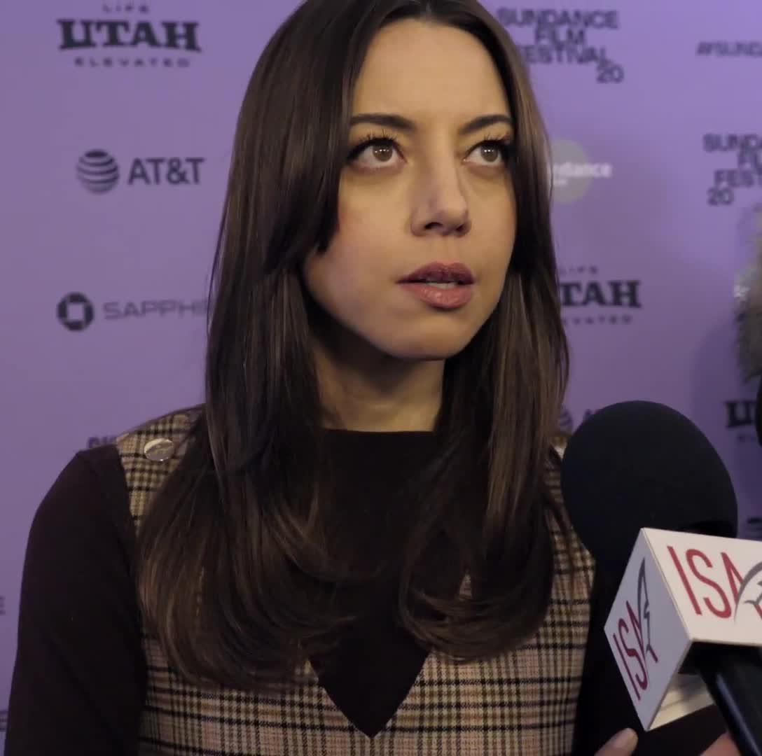 Lip bite | Scrolller