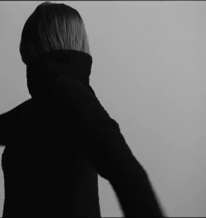 Maya Hawke's basically perfect body | Scrolller