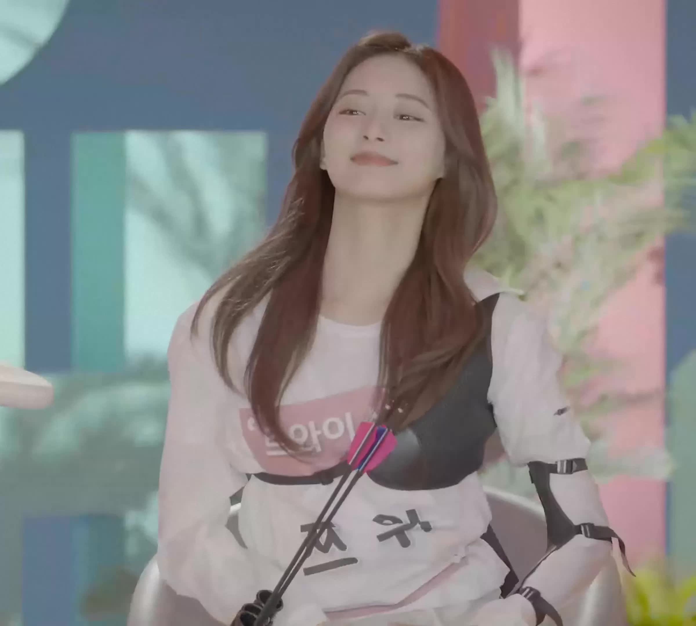 Tzuyu and her legendary hair flip | Scrolller