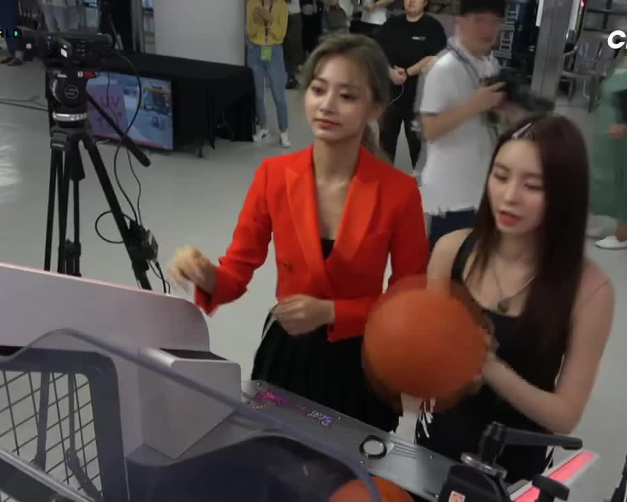 Tzuyu - black skirt, red suit jacket | Scrolller