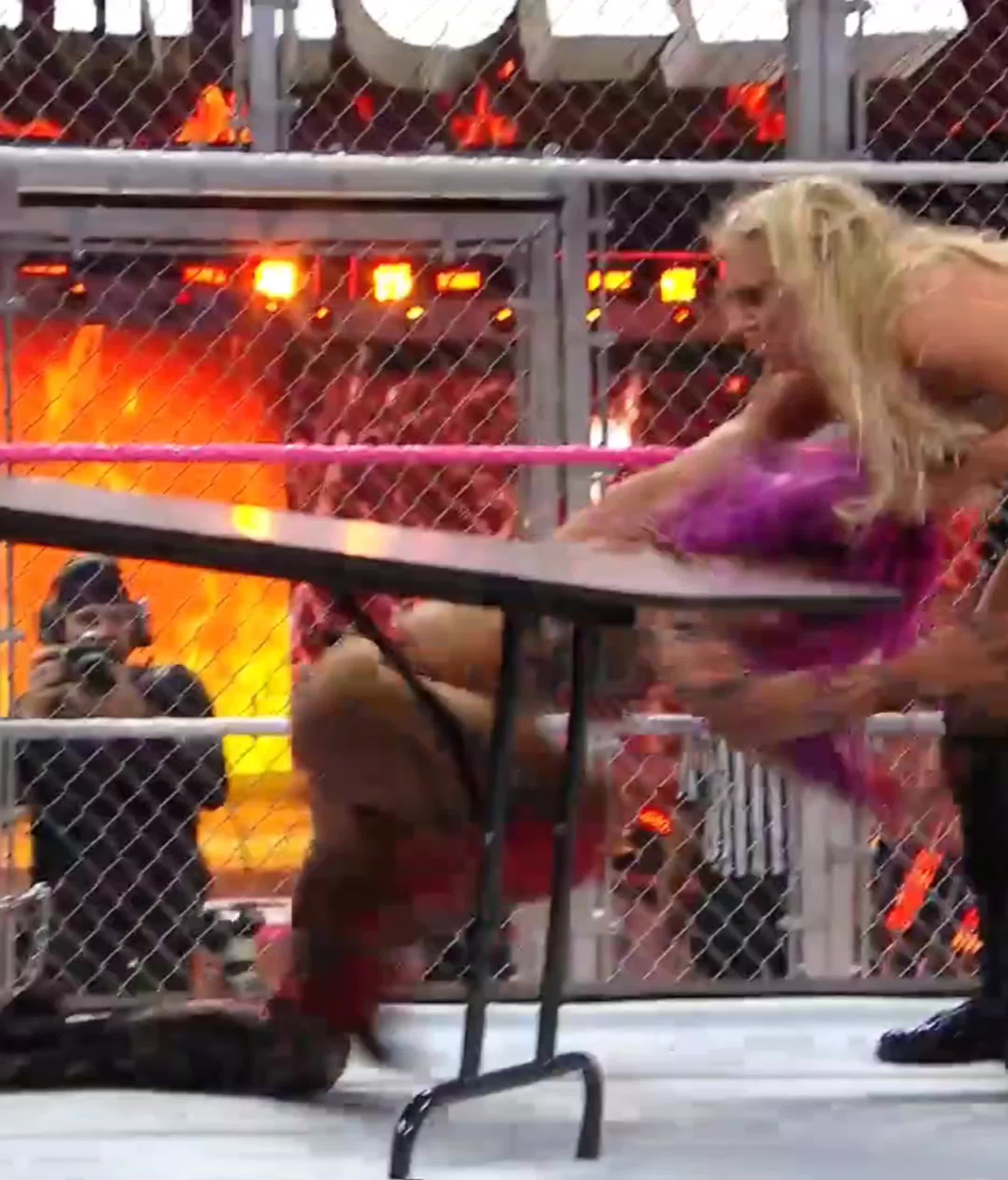 Sasha Banks HITC | Scrolller