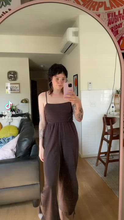 Easy trick to get naked quick | Scrolller