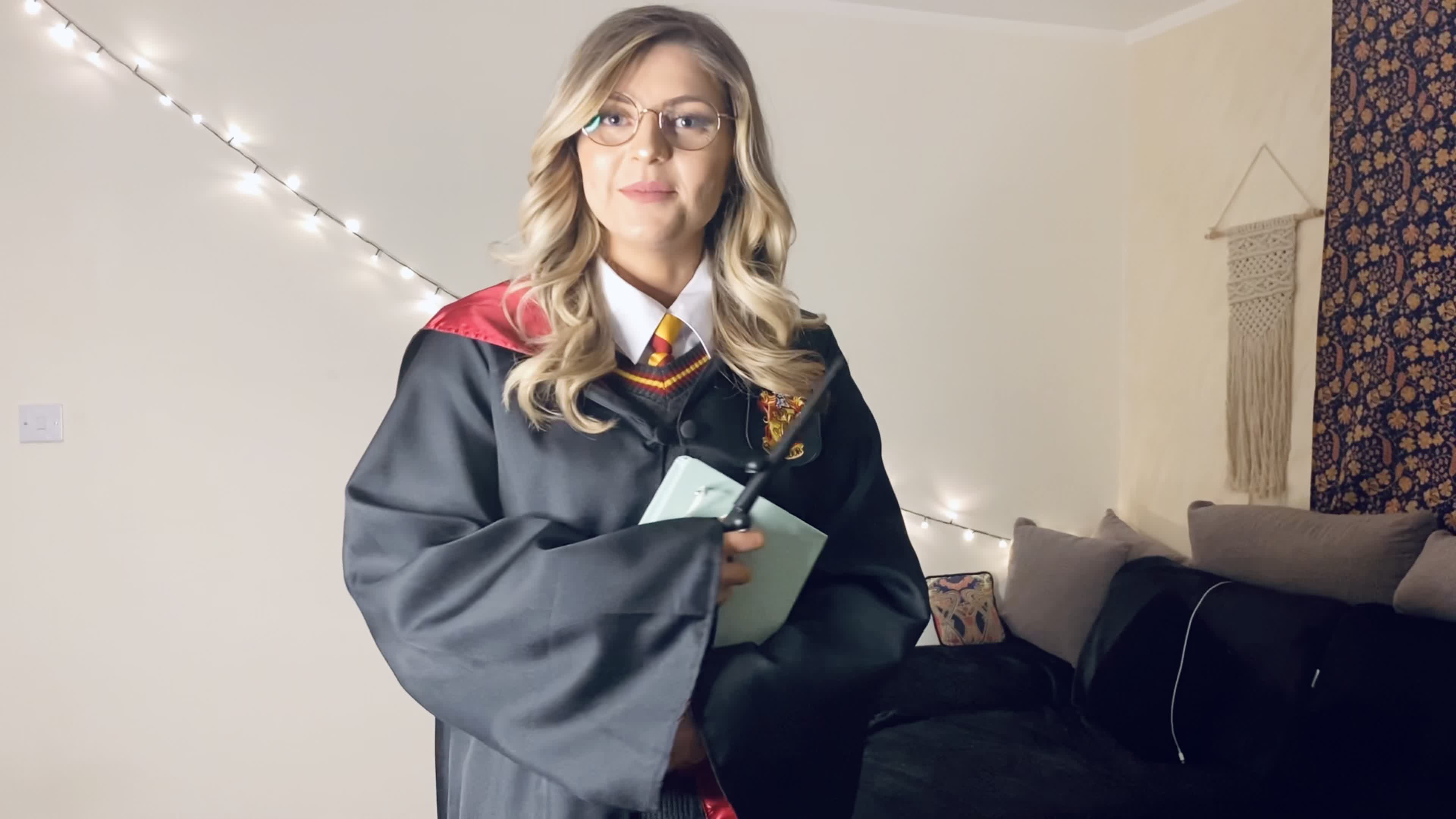 10 Points to gryffin-whore! | Scrolller