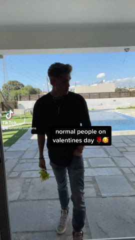 Valentines day 18+ TikTok edition🌹 normal people vs. me 🥰😏 what would u choose? 😛 | Scrolller