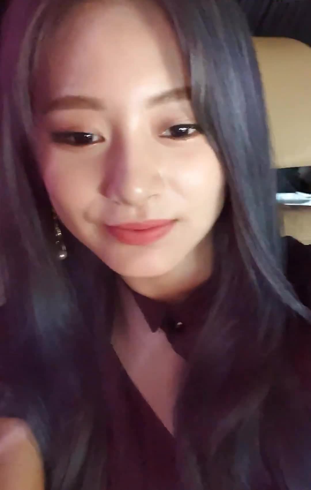 Cute Tzuyu Pout | Scrolller