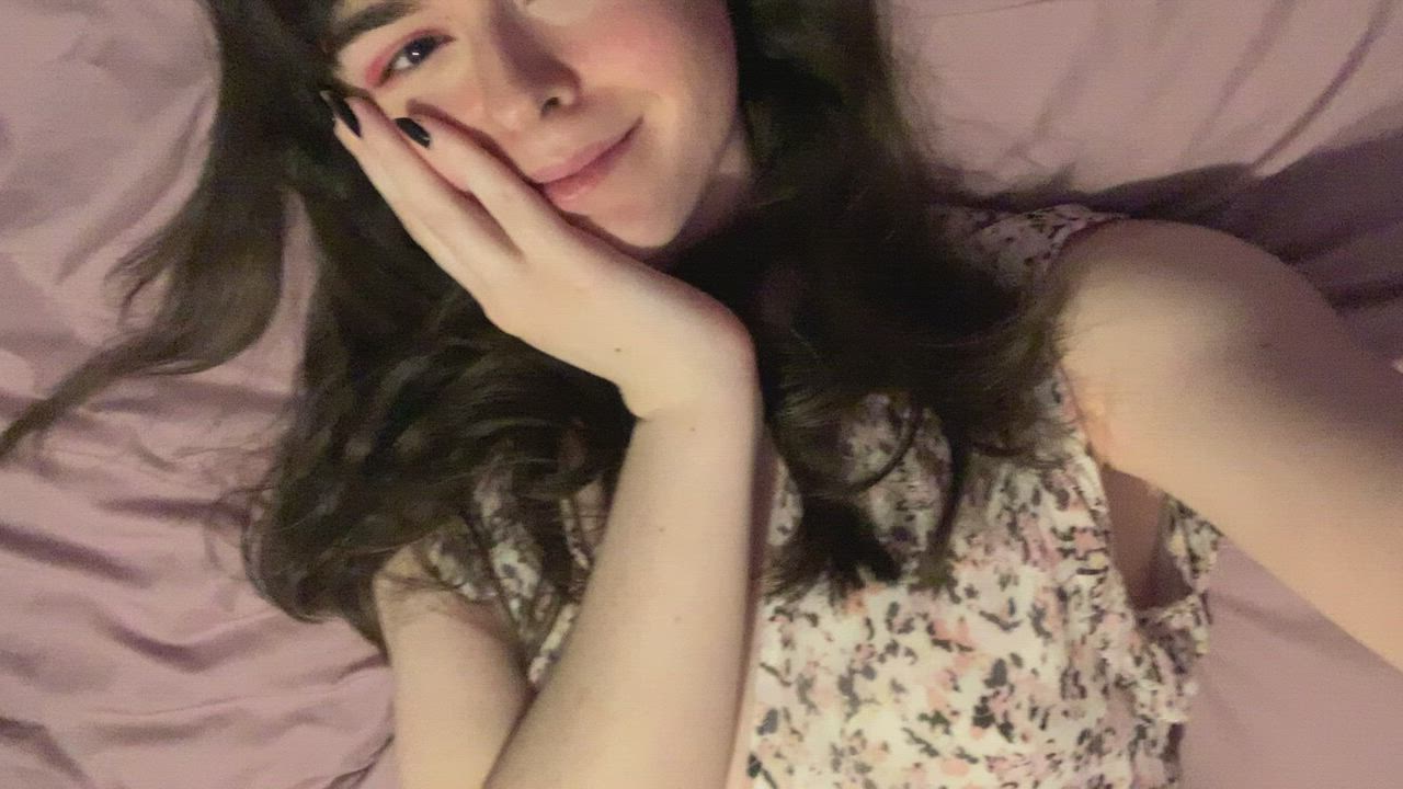 put your head between my thighs 🥰 | Scrolller