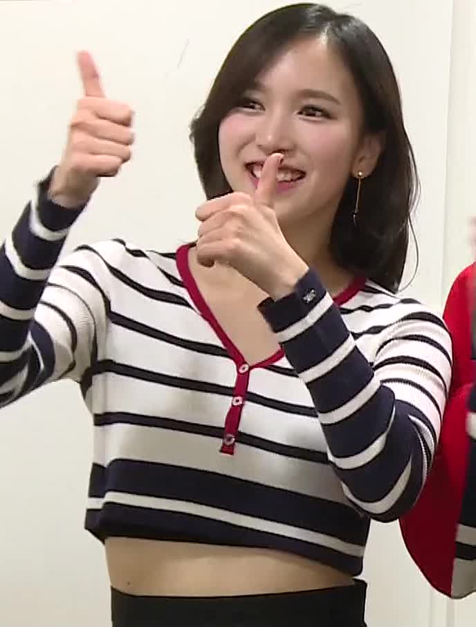 Mina - b&w top, thumbs up | Scrolller