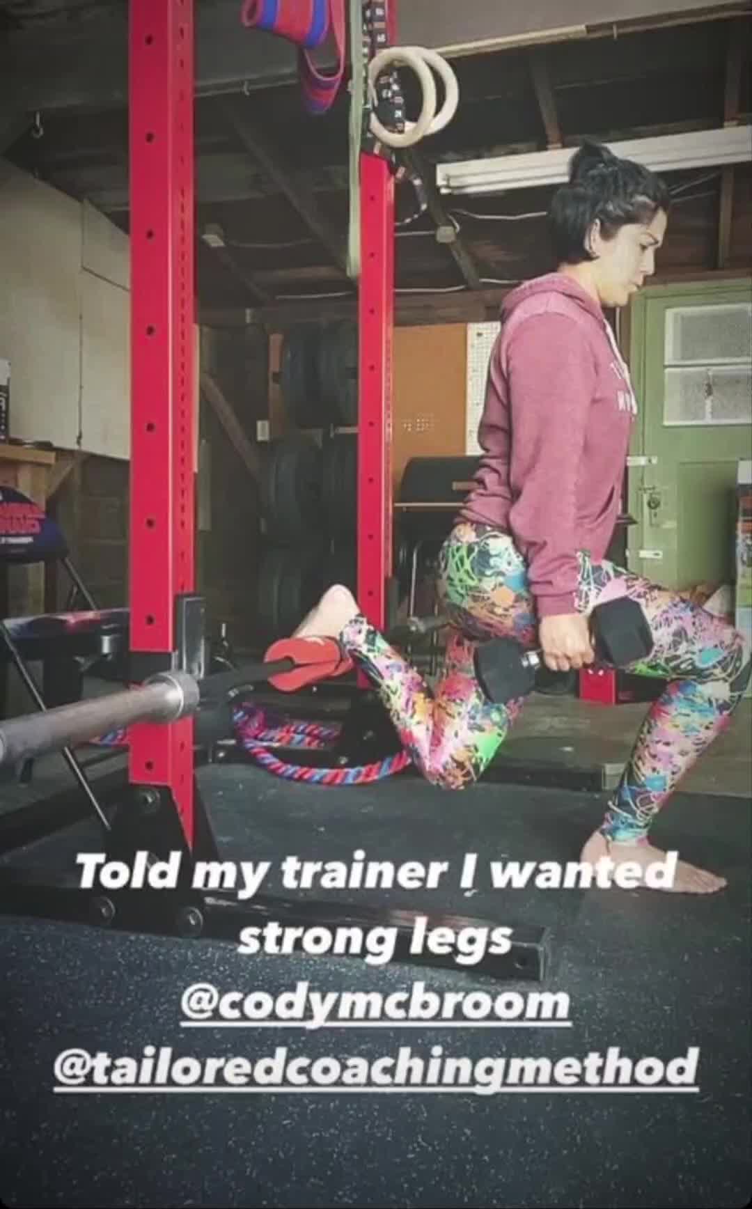 Barefoot Bayley | Scrolller