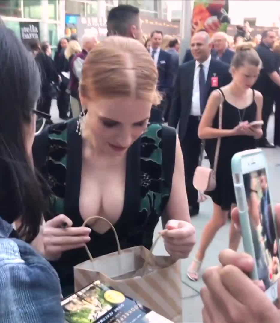 Jessica Chastain | Scrolller