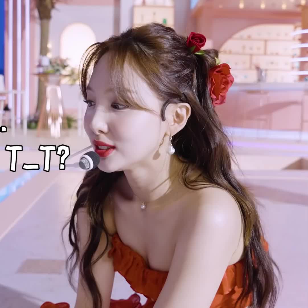 Twice - Nayeon | Scrolller