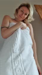 Towel drop | Scrolller