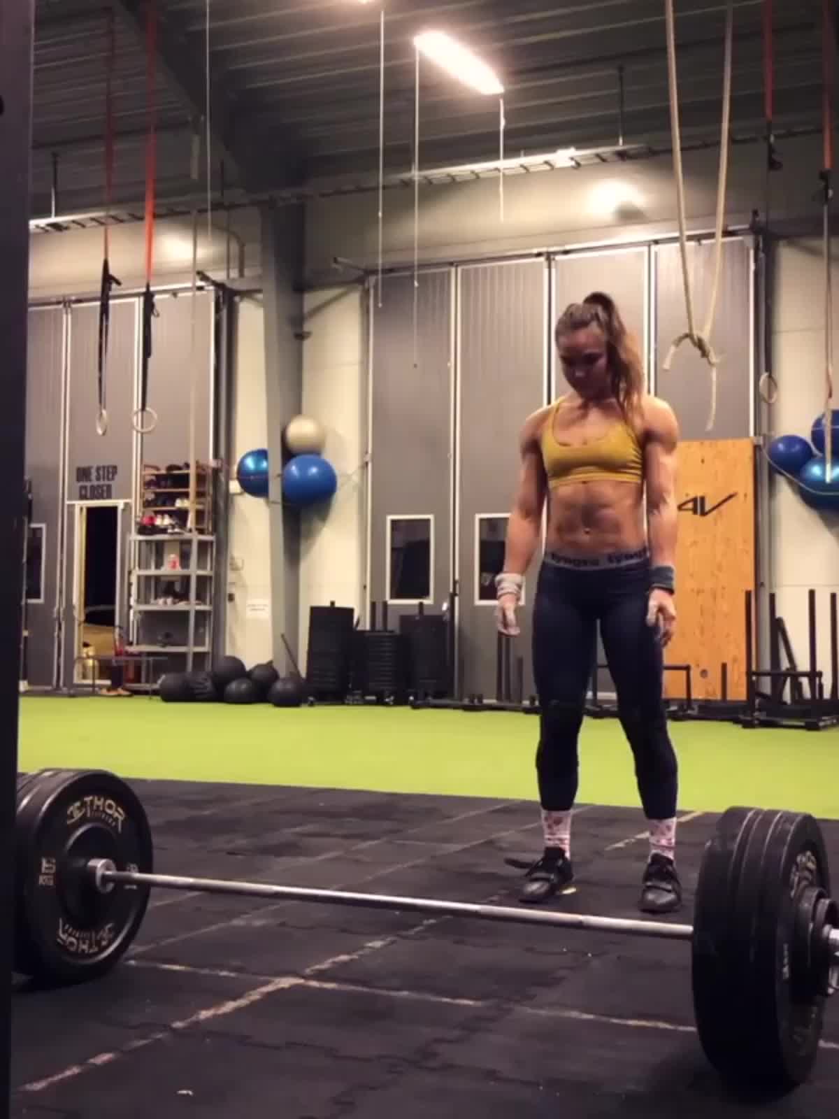 Swedish Crossfit athlete Ella Wunger [gif] | Scrolller
