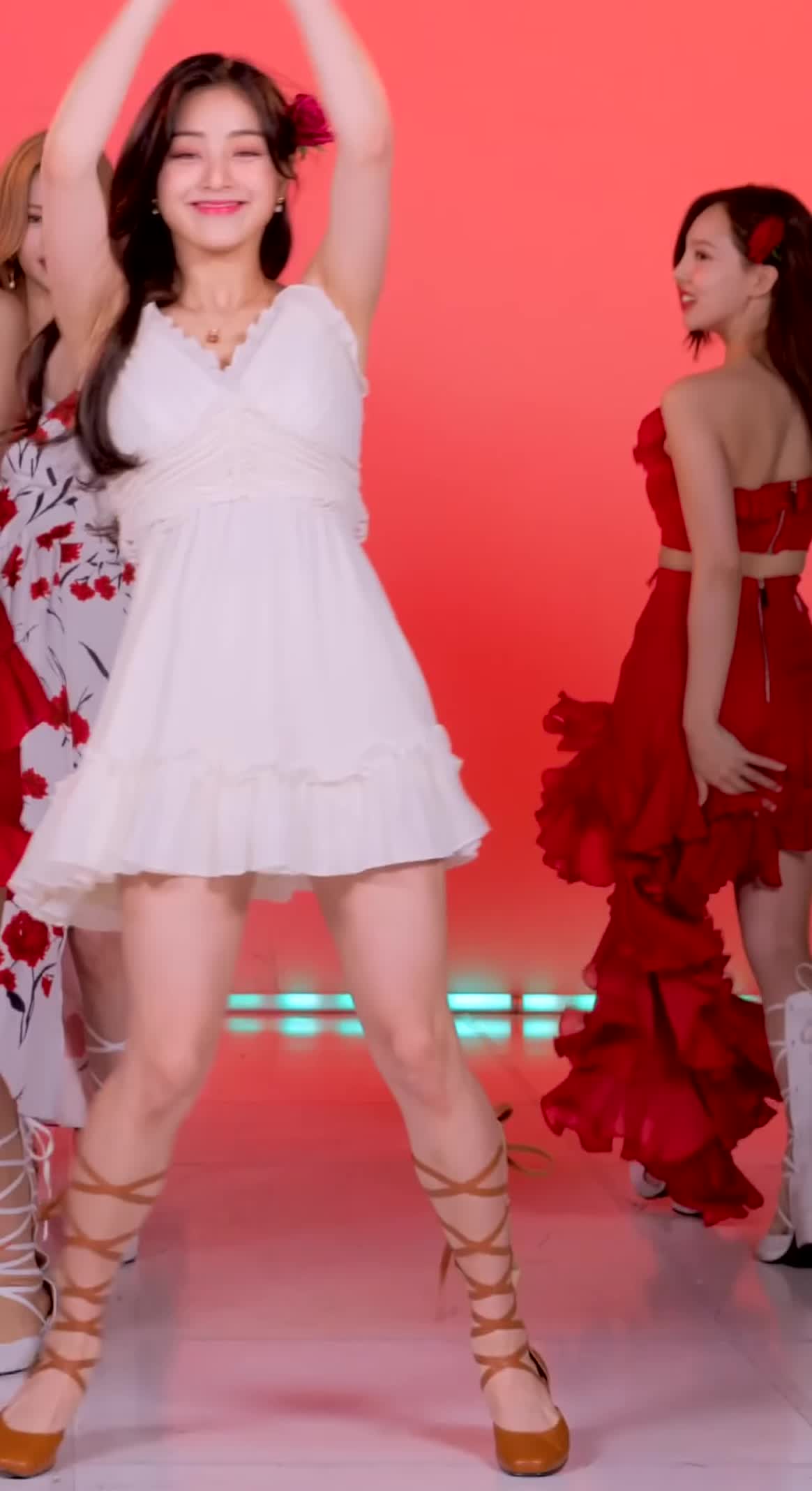 Jihyo - white dress, alcohol free relay dance | Scrolller