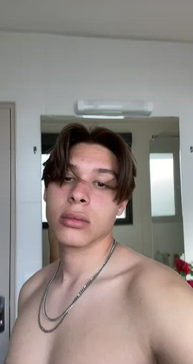 I may have broken my arm but this is still working | Scrolller