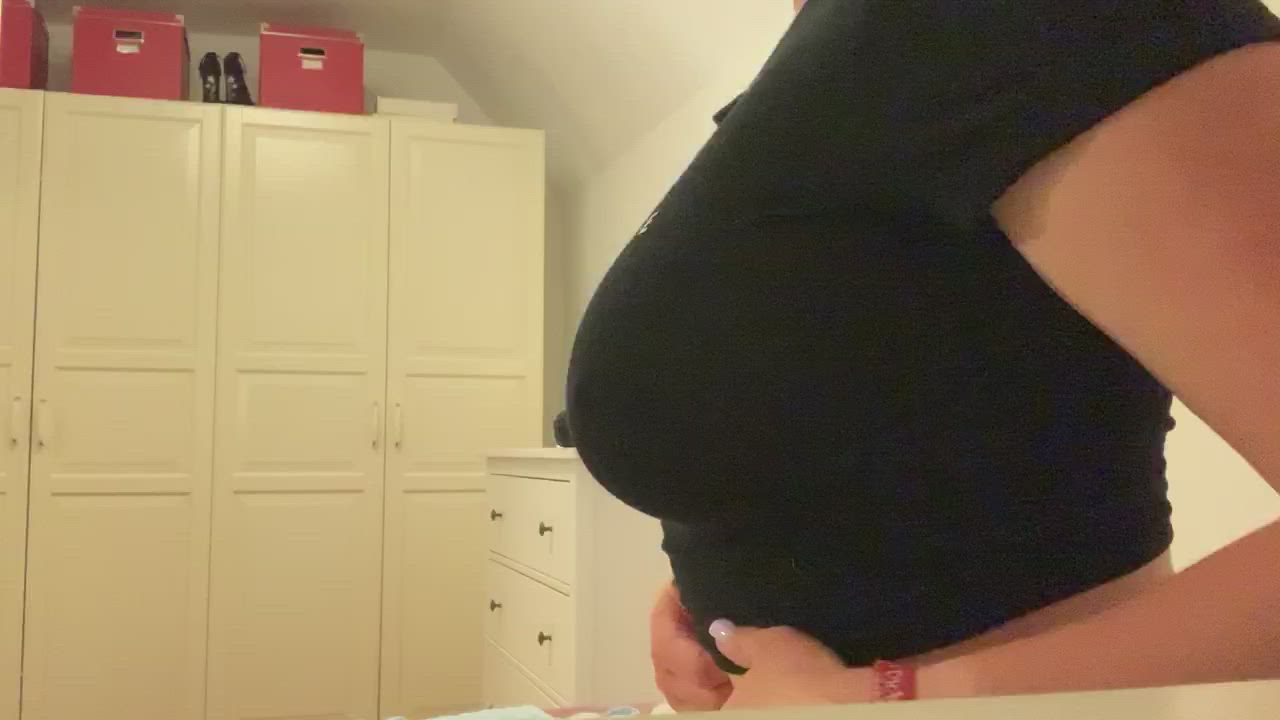 My weekly titty drop 😋 would you like to see more ?🤩 | Scrolller