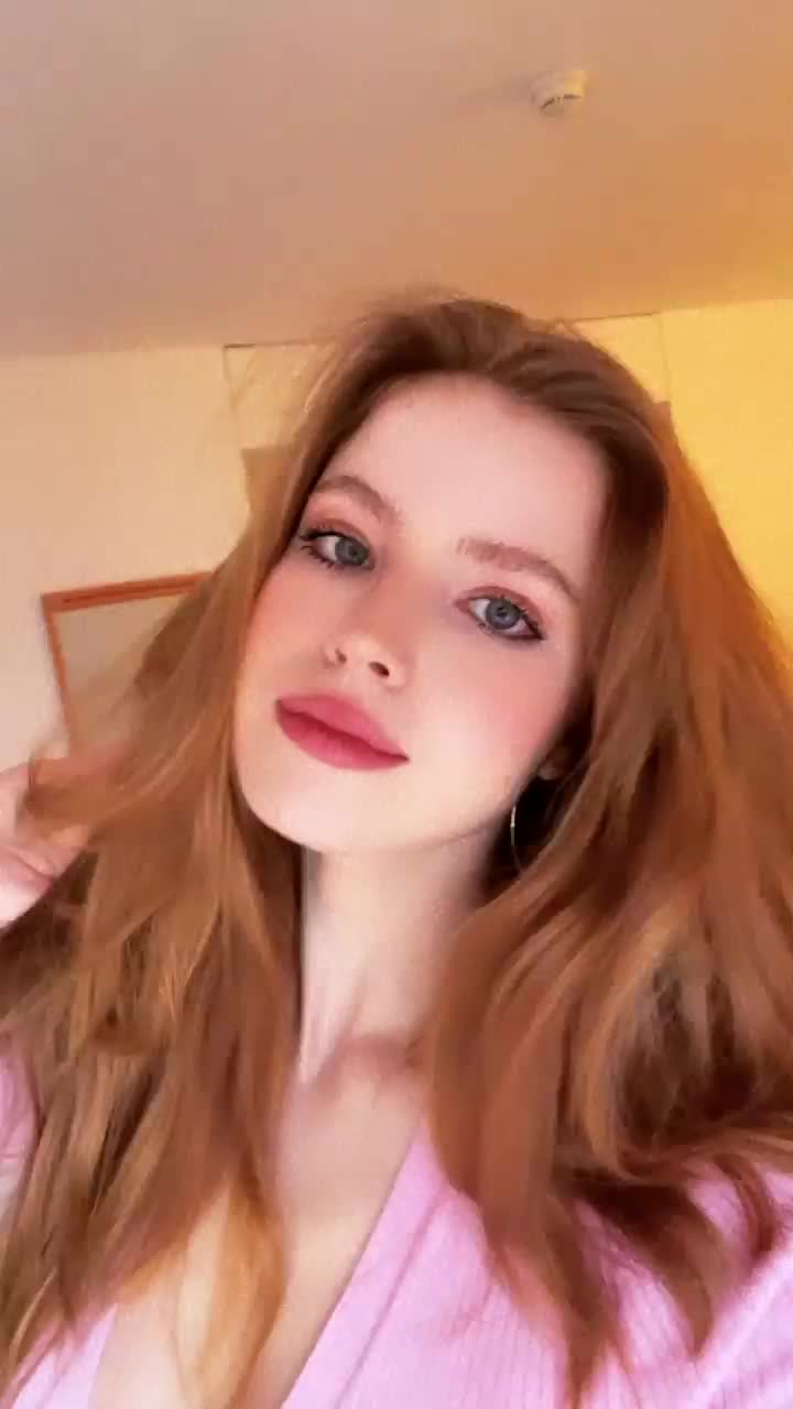 Emily Deyt-Aysage | Scrolller