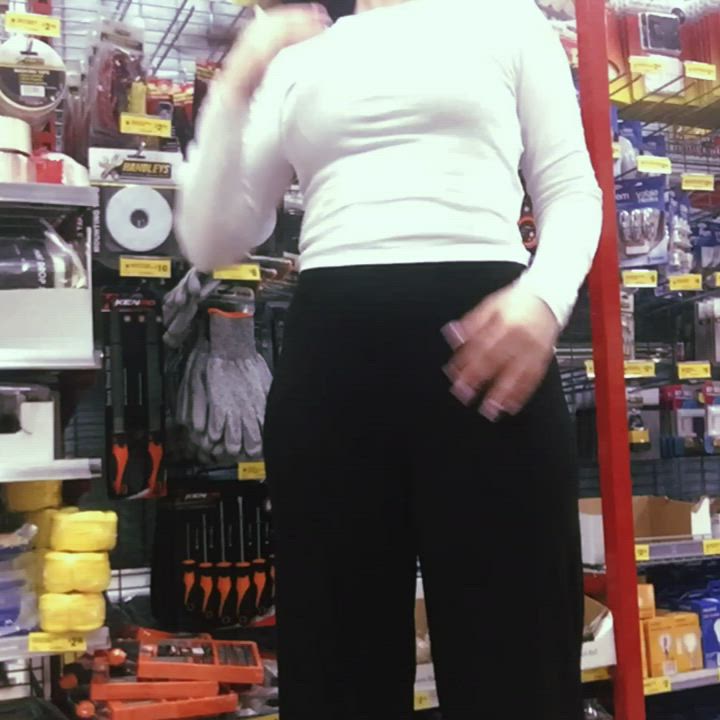 I Love Flashing In The Shops Scrolller