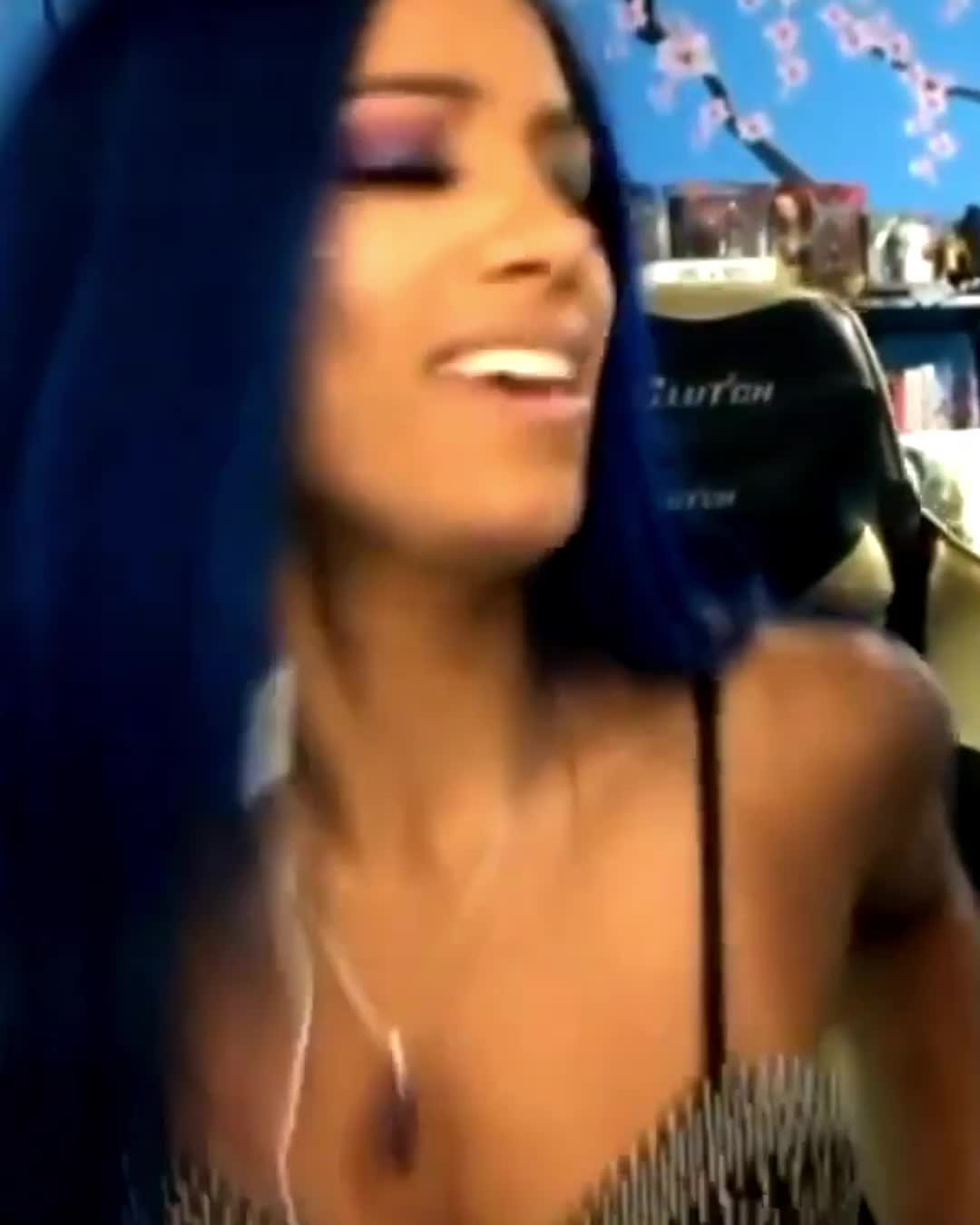 Up and down 👀 | Scrolller