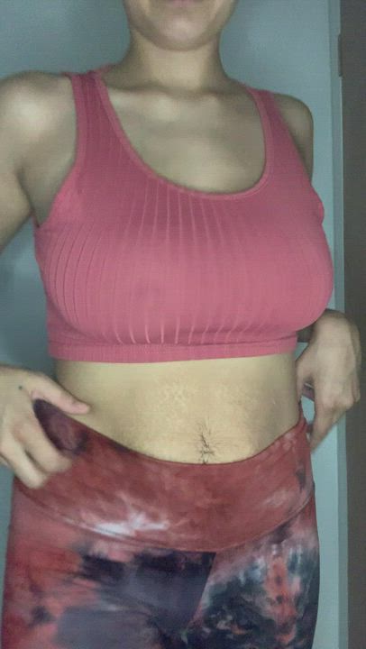 Do you like big titties ? | Scrolller