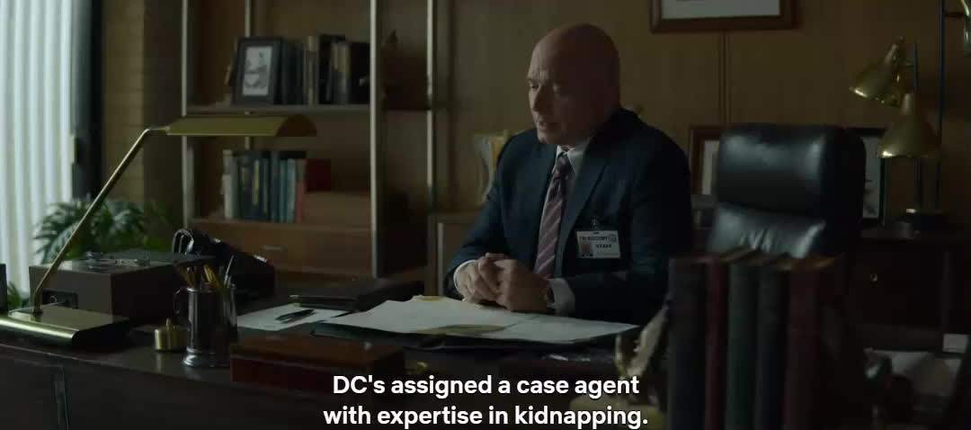 I was rewatching the series and I'm seriously impressed by Carr's body language in this scene ...