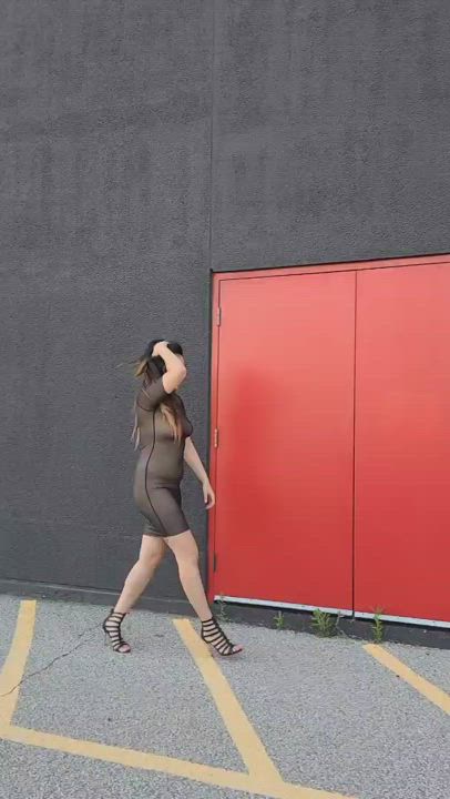 make your choice , red or black? | Scrolller