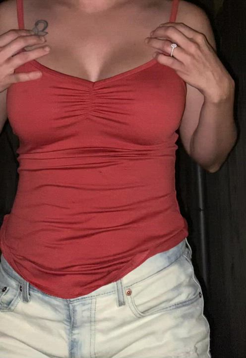 Quick reveal outside. Wanna be my neighbor? 😏 | Scrolller